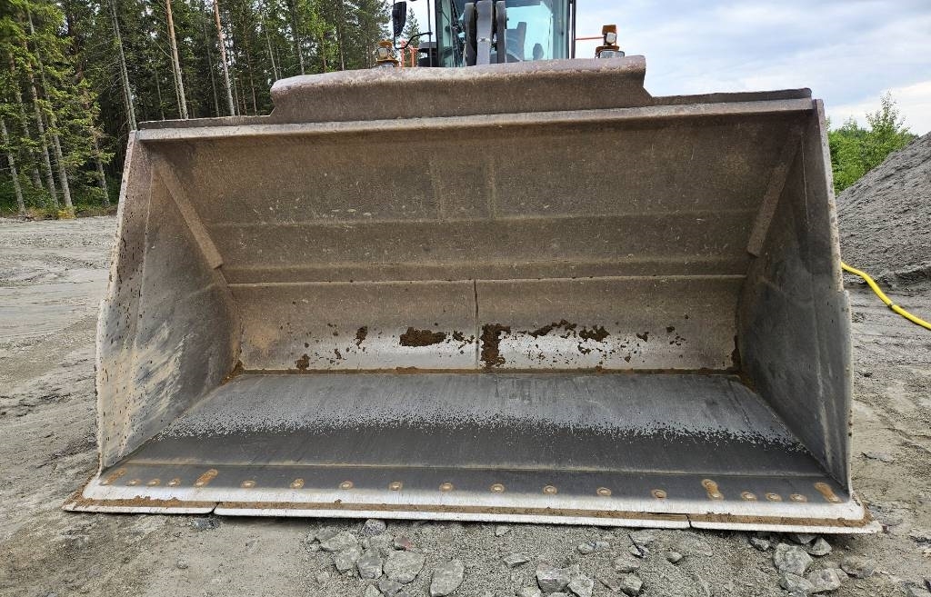 Volvo L 220 H | Polar Machine Trading